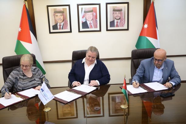 “Ministry of Planning and International Cooperation” Witnesses Signing ...